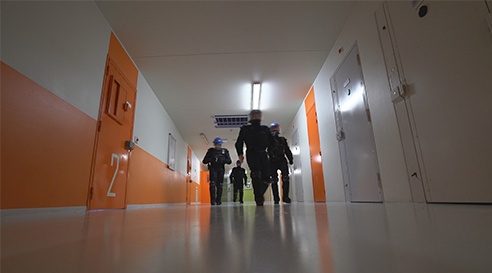 Grands reportages - Immersion dans une prison de Haute Sécurité | TF1 Pro